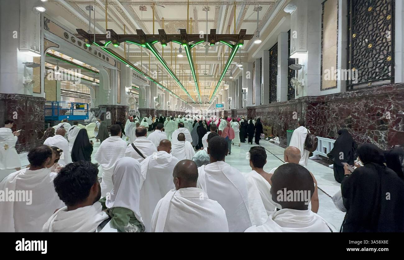 Mecca, Saudi Arabia, May 2 2024: Muslim pilgrims performing Sa'i ...