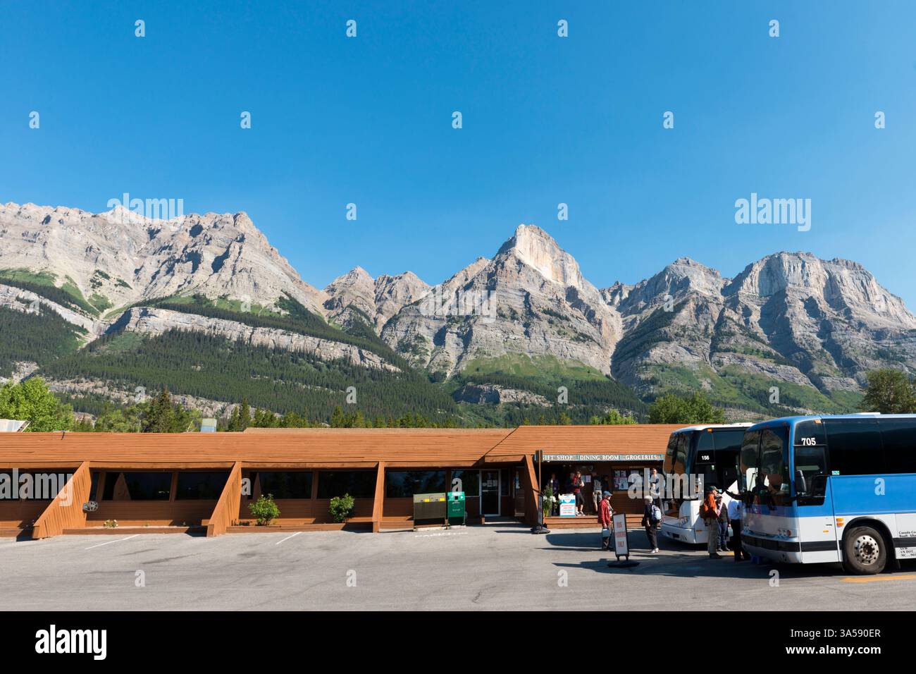 Busses crossing resort hi-res stock photography and images - Alamy