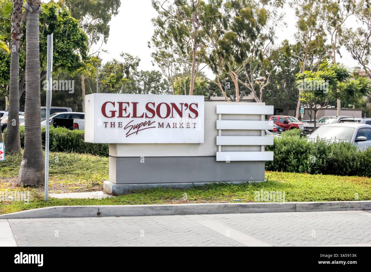 Los Angeles, California, United States - 07-28-2019: A store front sign ...