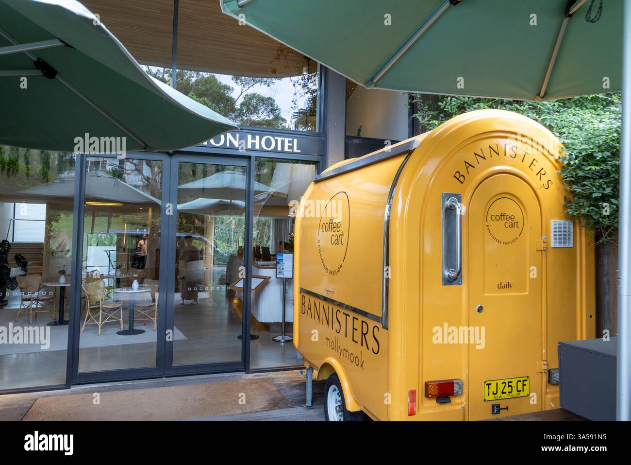 Bannisters Pavilion hotel Mollymook, entrance to this coastal hotel ...