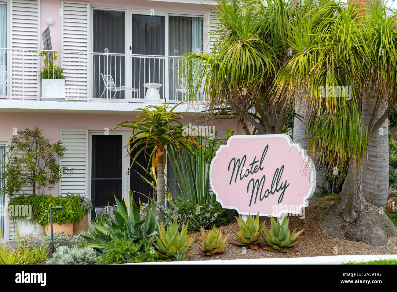 Mollymook town centre hi-res stock photography and images - Alamy