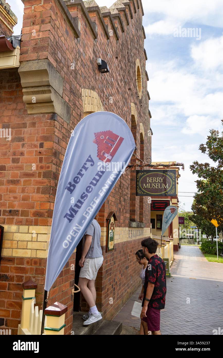 Historic town of Berry in the Shoalhaven region of New South Wales with ...