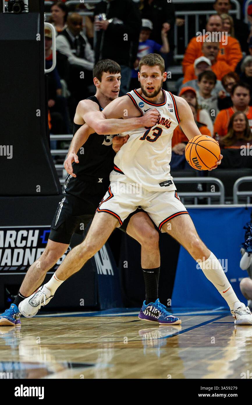 Illinois center Tomislav Ivisic (13) drives against Xavier in the first ...