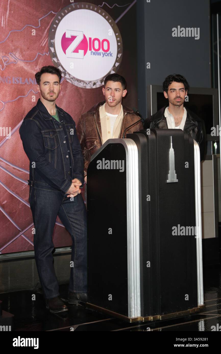 NEW YORK, NEW YORK - MARCH 21, 2025: Joe Jonas, Kevin Jonas, and Nick ...