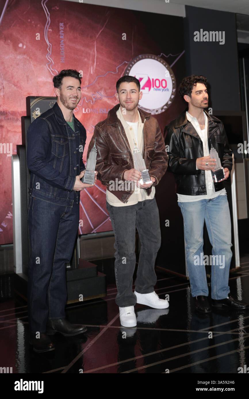 NEW YORK, NEW YORK - MARCH 21, 2025: Joe Jonas, Kevin Jonas, and Nick ...
