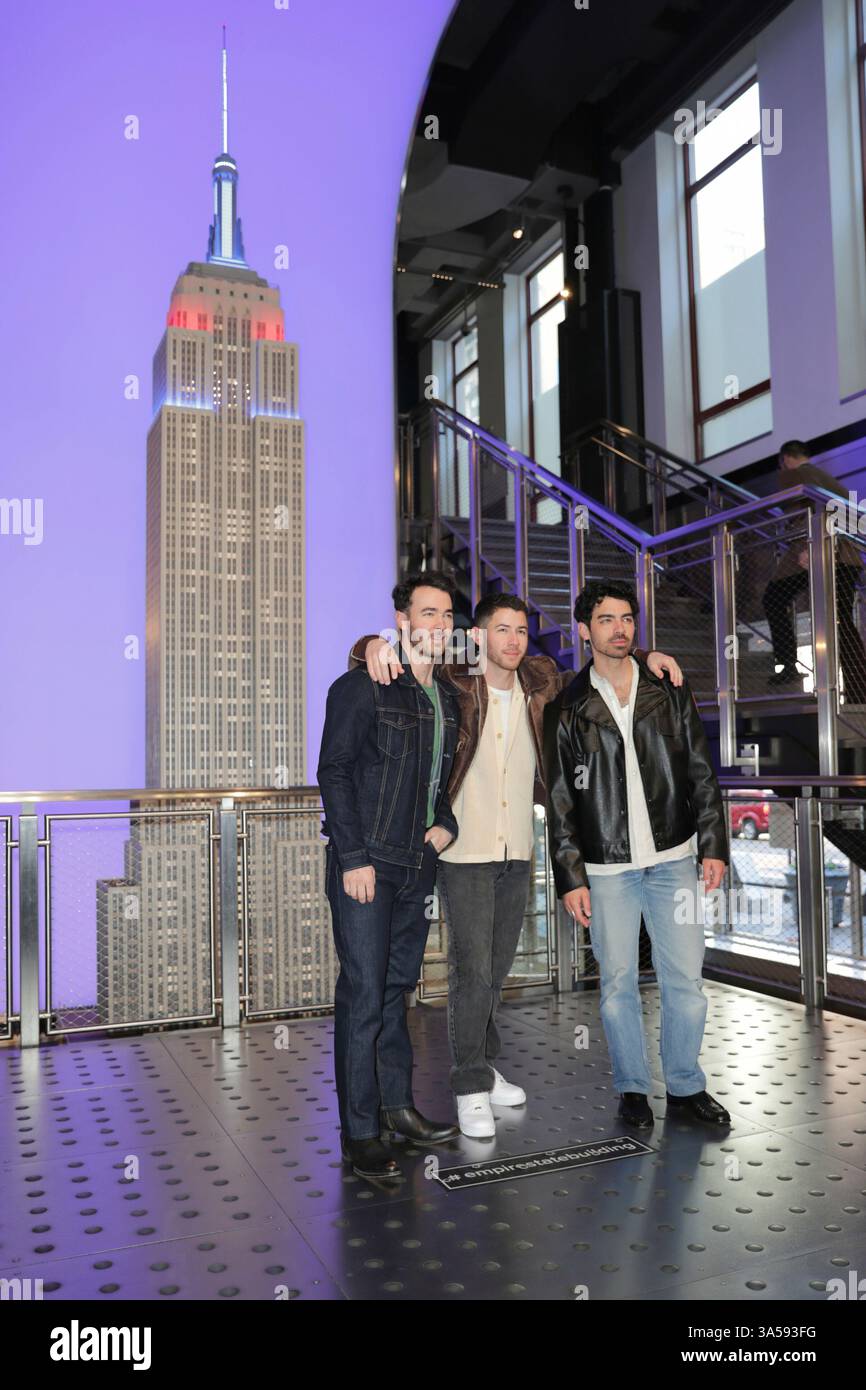 NEW YORK, NEW YORK - MARCH 21, 2025: Joe Jonas, Kevin Jonas, and Nick ...