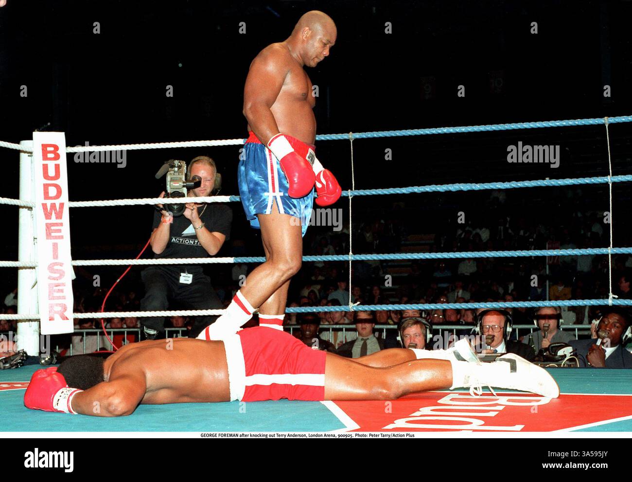 Boxing knockout hi-res stock photography and images - Alamy