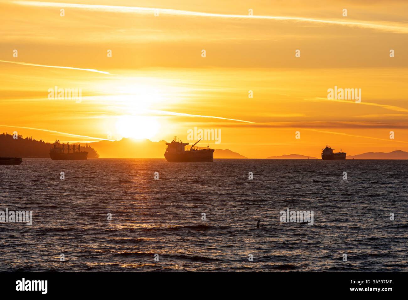 Beautiful sunset on sea ships hi-res stock photography and images - Alamy