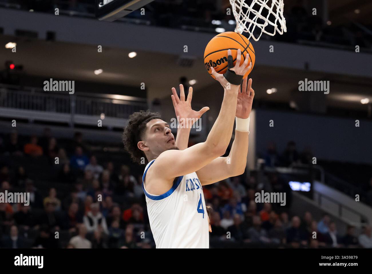 Milwaukee, WI, USA. 21st Mar, 2025. Kentucky Wildcats guard Koby Brea ...