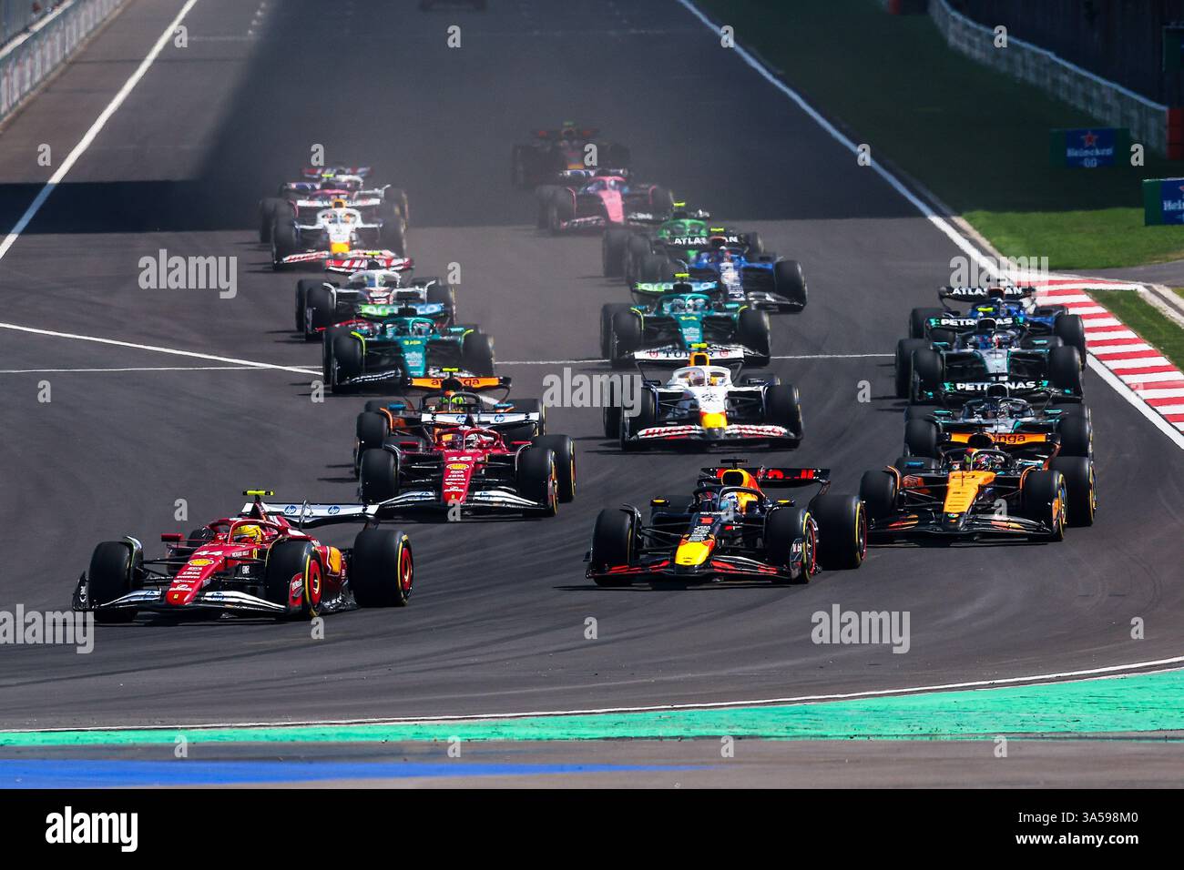 Start of the Sprint race, 44 HAMILTON Lewis (gbr), Scuderia Ferrari SF ...