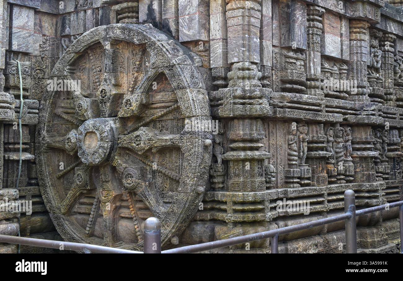 Carving details of a wheel at Konark Sun Temple, Orissa, India Stock ...