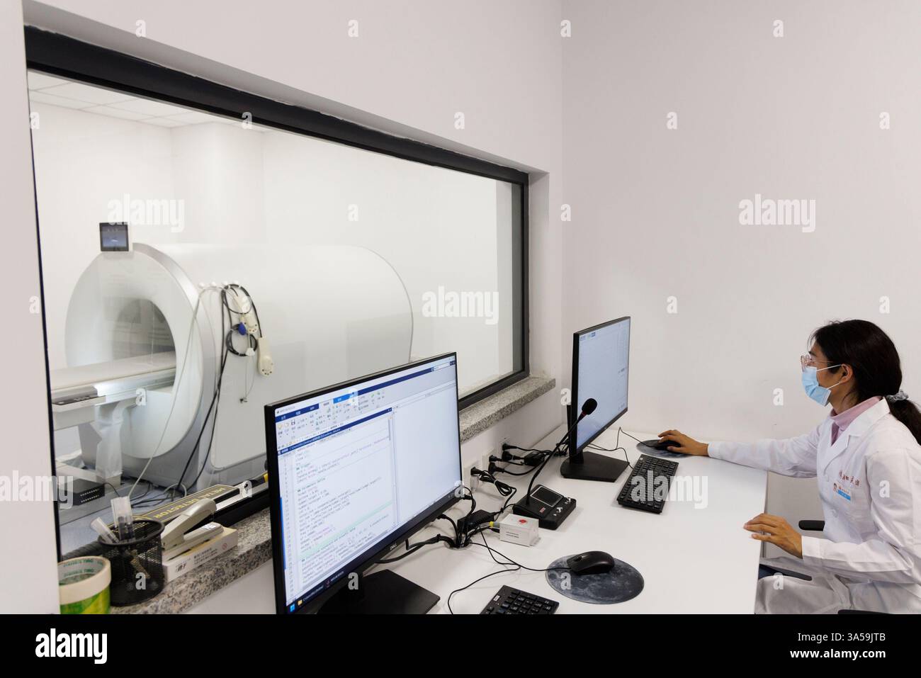 Multimodal imaging hi-res stock photography and images - Alamy