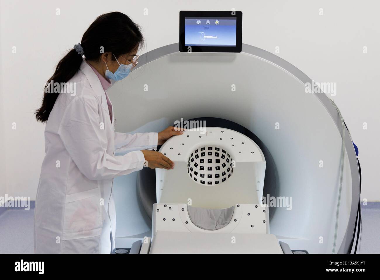 Multimodal imaging hi-res stock photography and images - Alamy