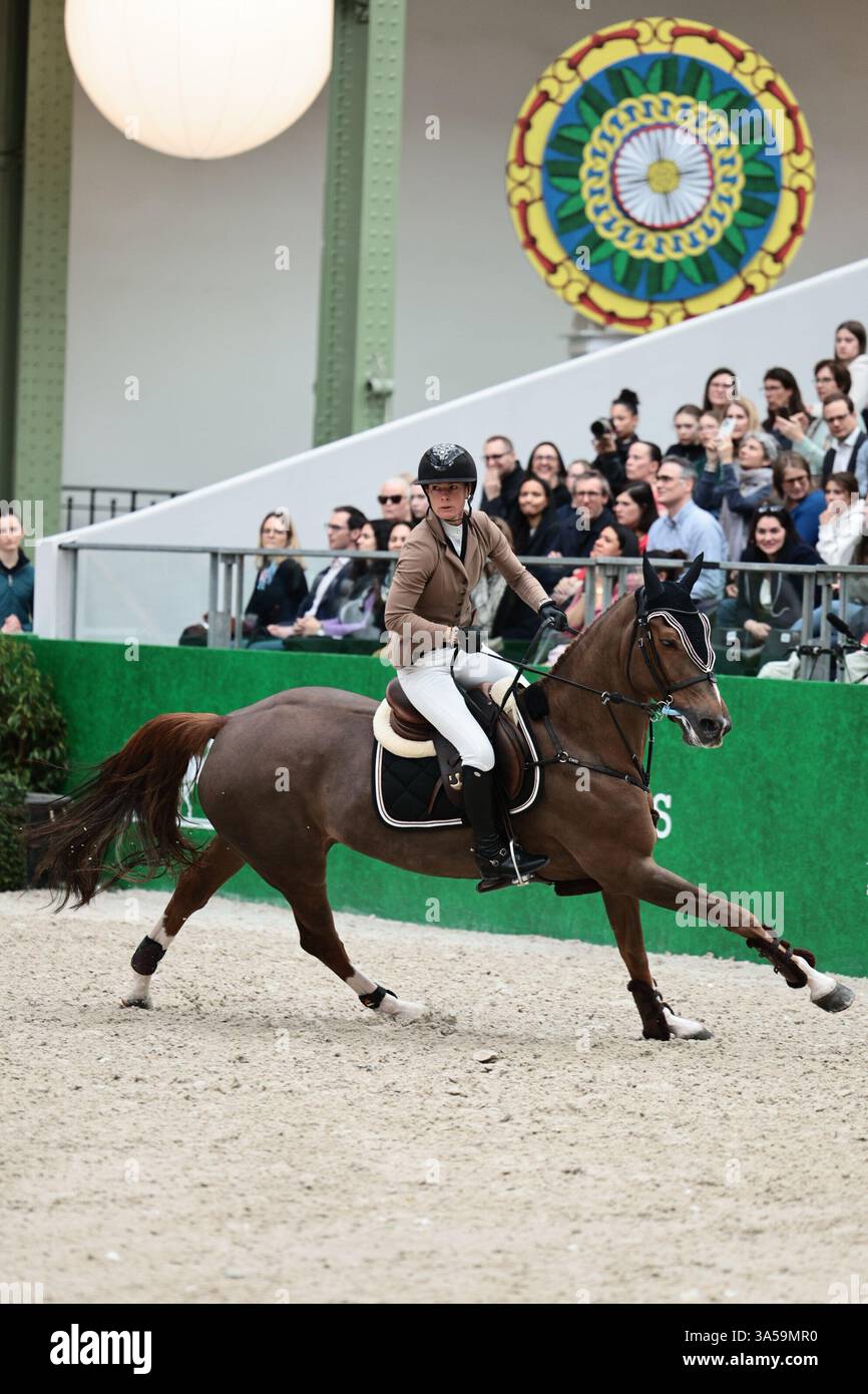 Alexa FERRER of France with Vitalhorse Fleur D'oz during the Prix ...