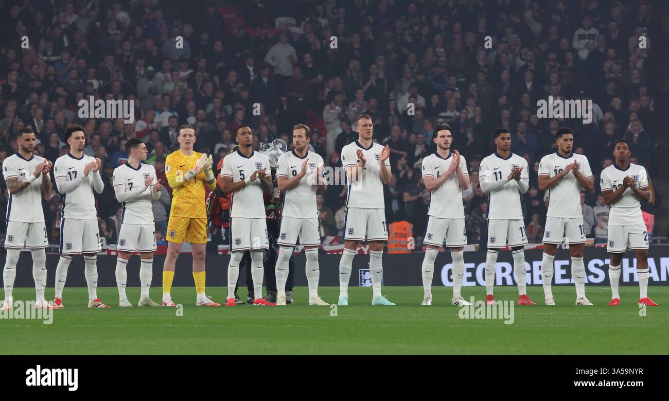 L-R Kyle Walker(Manchester City)of England Curtis Jones(Liverpool) of ...
