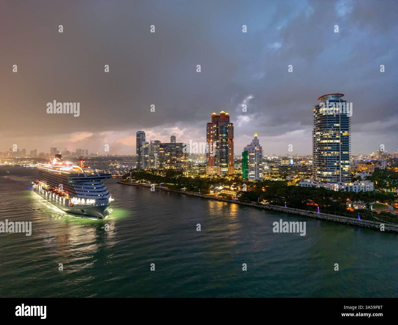 Cityscape of downtown Miami at night light. Famous Florida resorts and ...