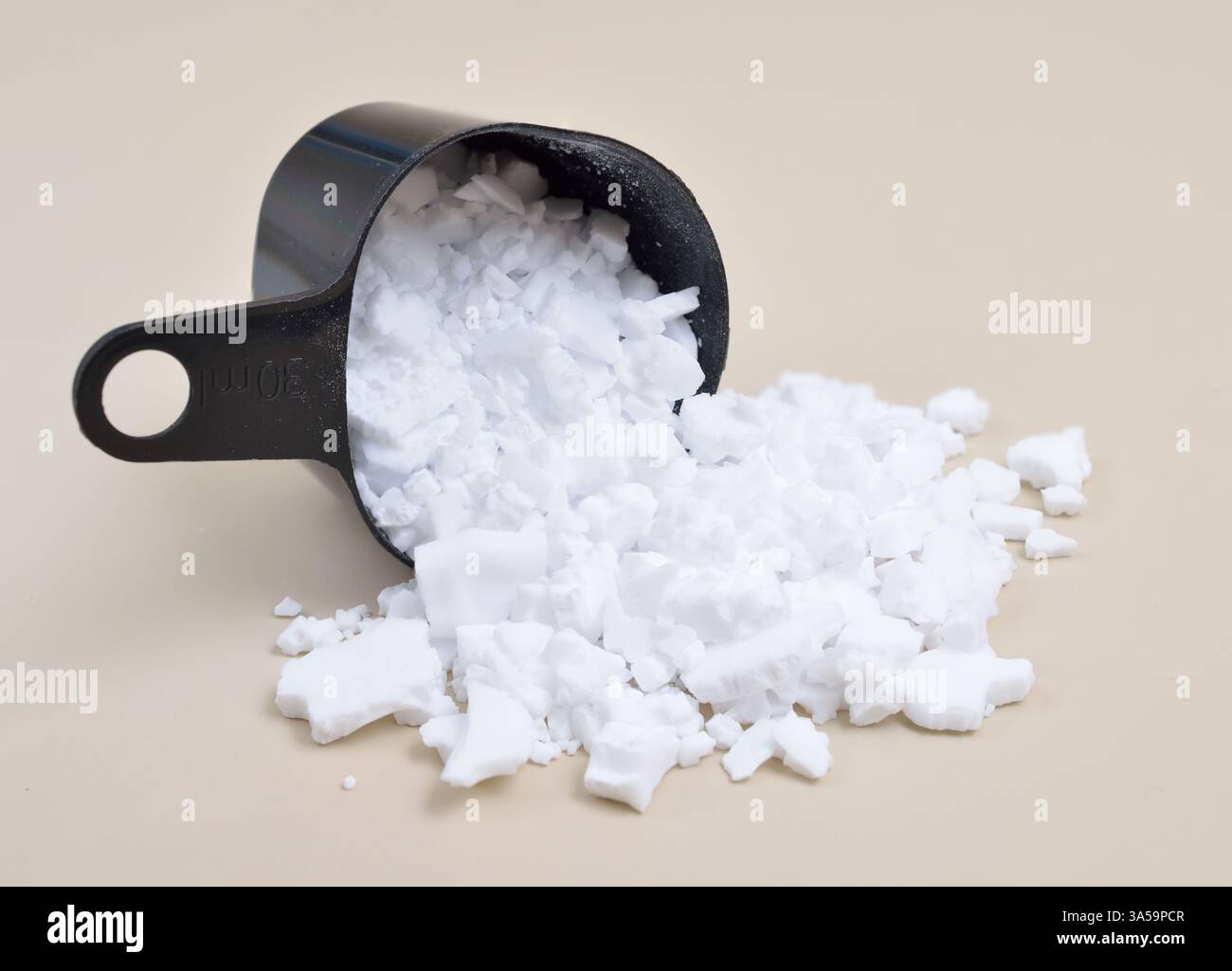 Paraformaldehyde PFA is the smallest polyoxymethylene Stock Photo - Alamy