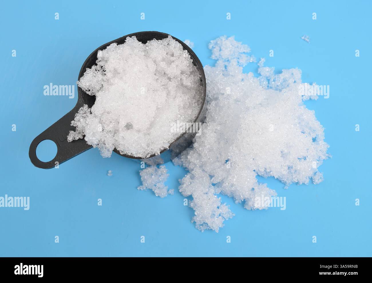 Ammonium acetate or spirit of Mindererus in aqueous solution with the ...