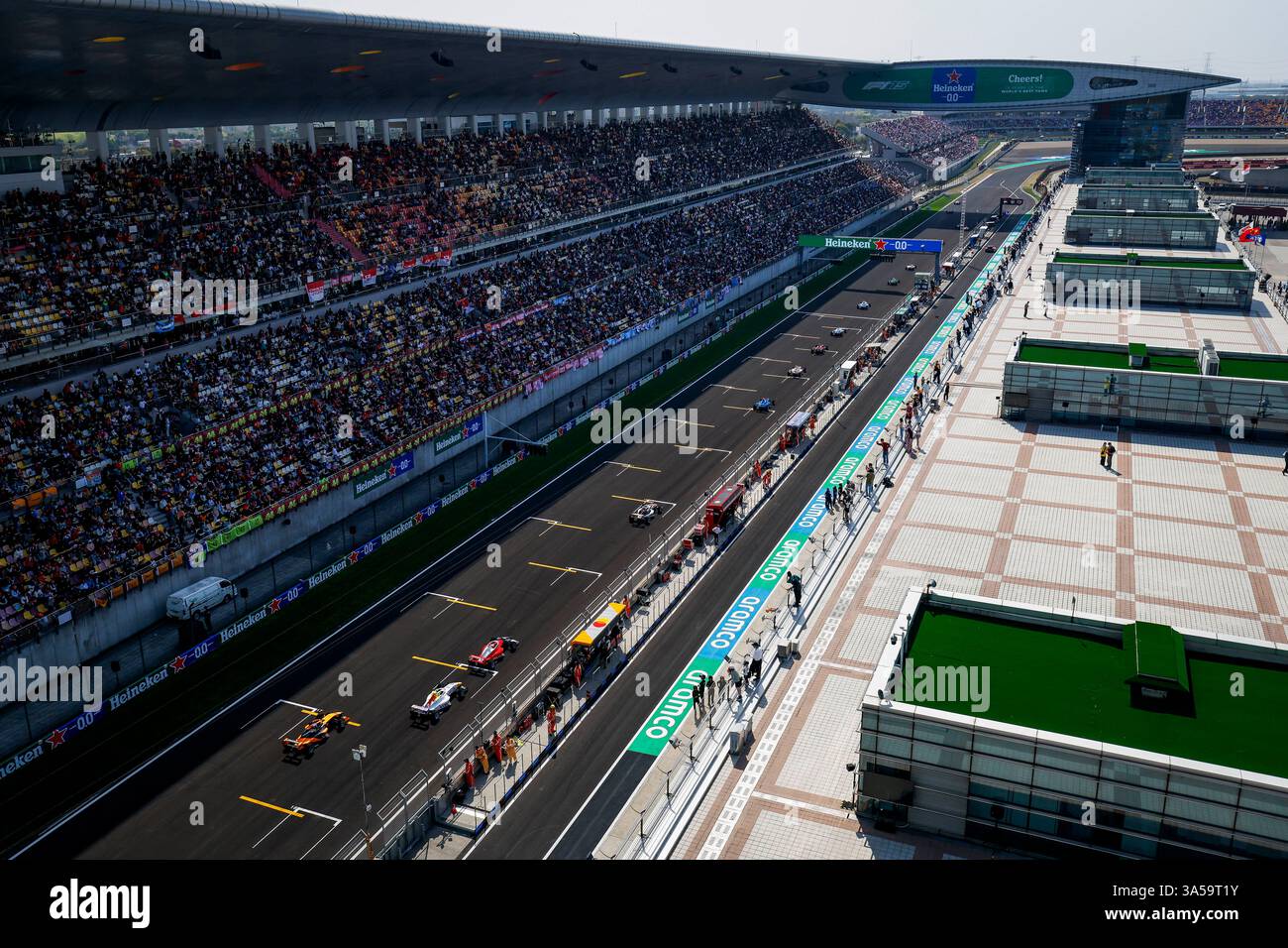 Shanghai, Chine. 22nd Mar, 2025. Start of the race, during the 1st ...