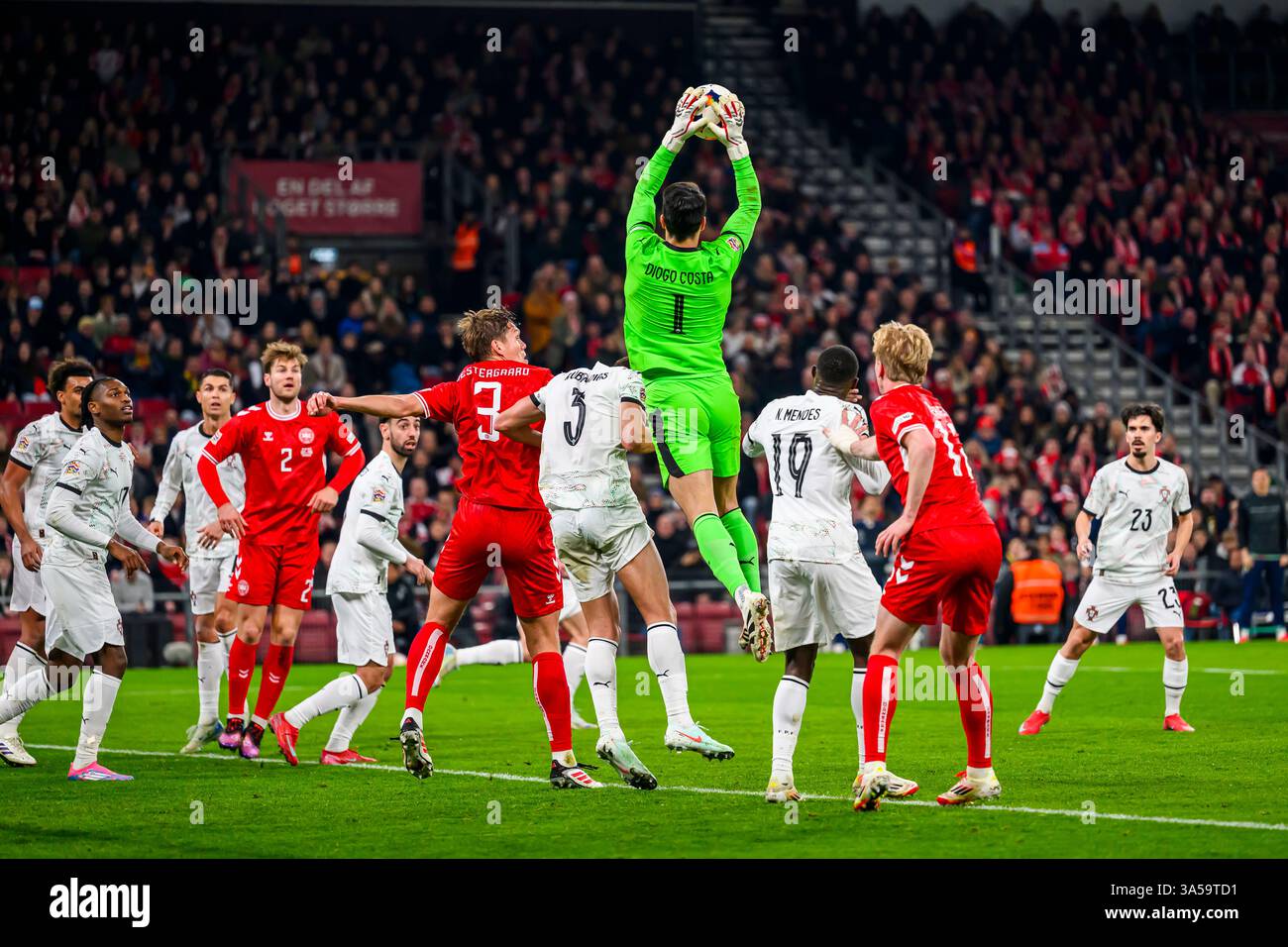 1 (POR) - Diogo Costa (keeper). Nations League: Danmark mod Portugal ...