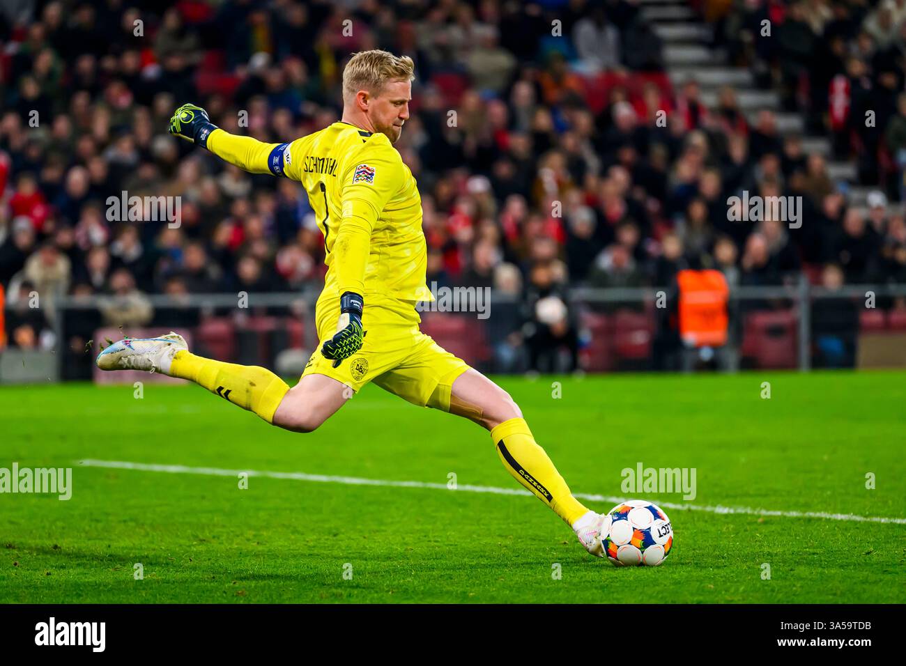 1 (DEN) - Kasper Schmeichel (keeper). Nations League: Danmark mod ...