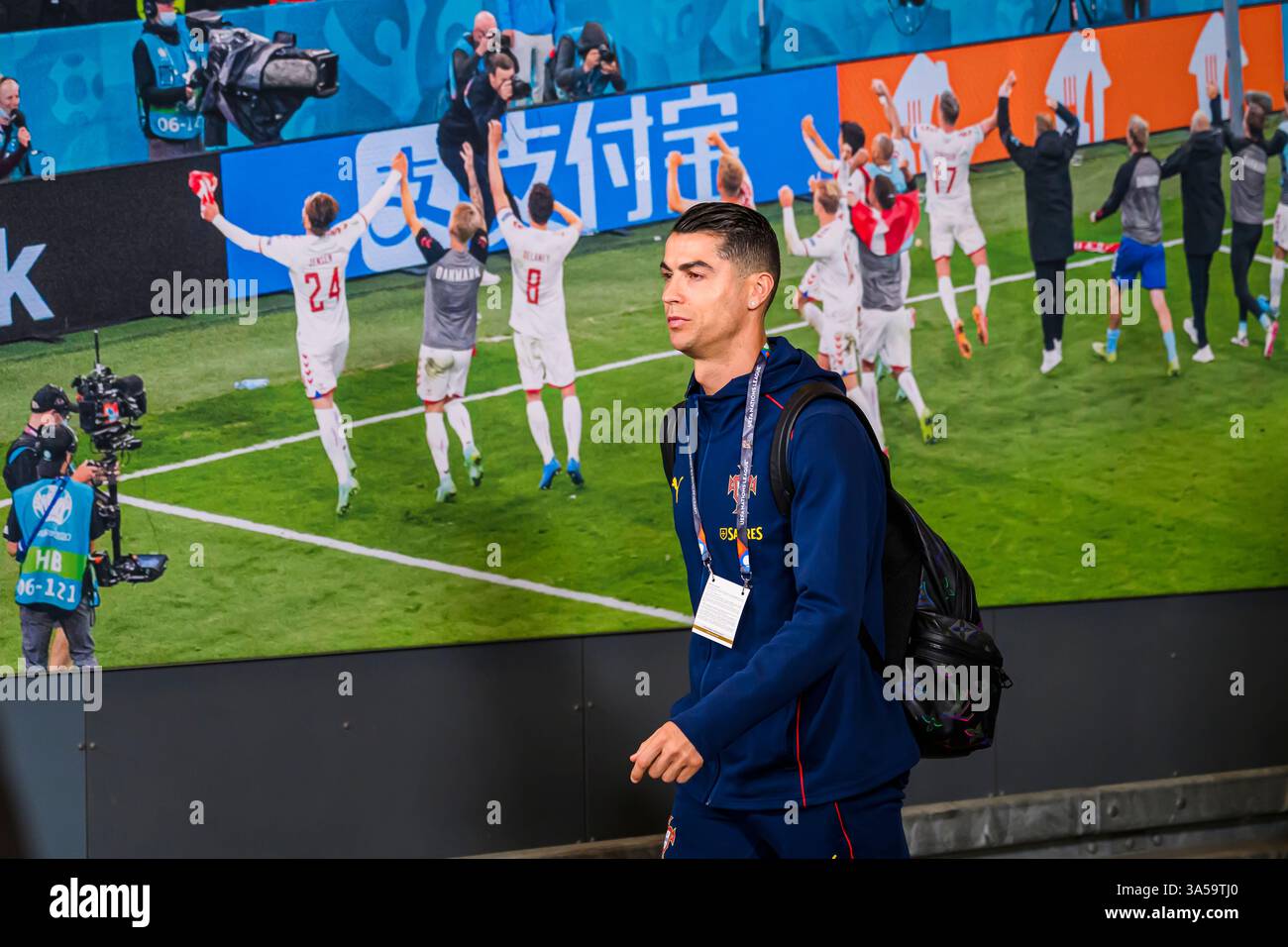 7 (POR) - Cristiano Ronaldo ankommer til Parken. Nations League ...