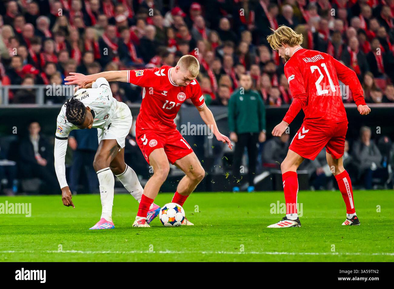 17 (POR) - Rafael Leão, 13 (DEN) - Rasmus Kristensen. Nations League ...