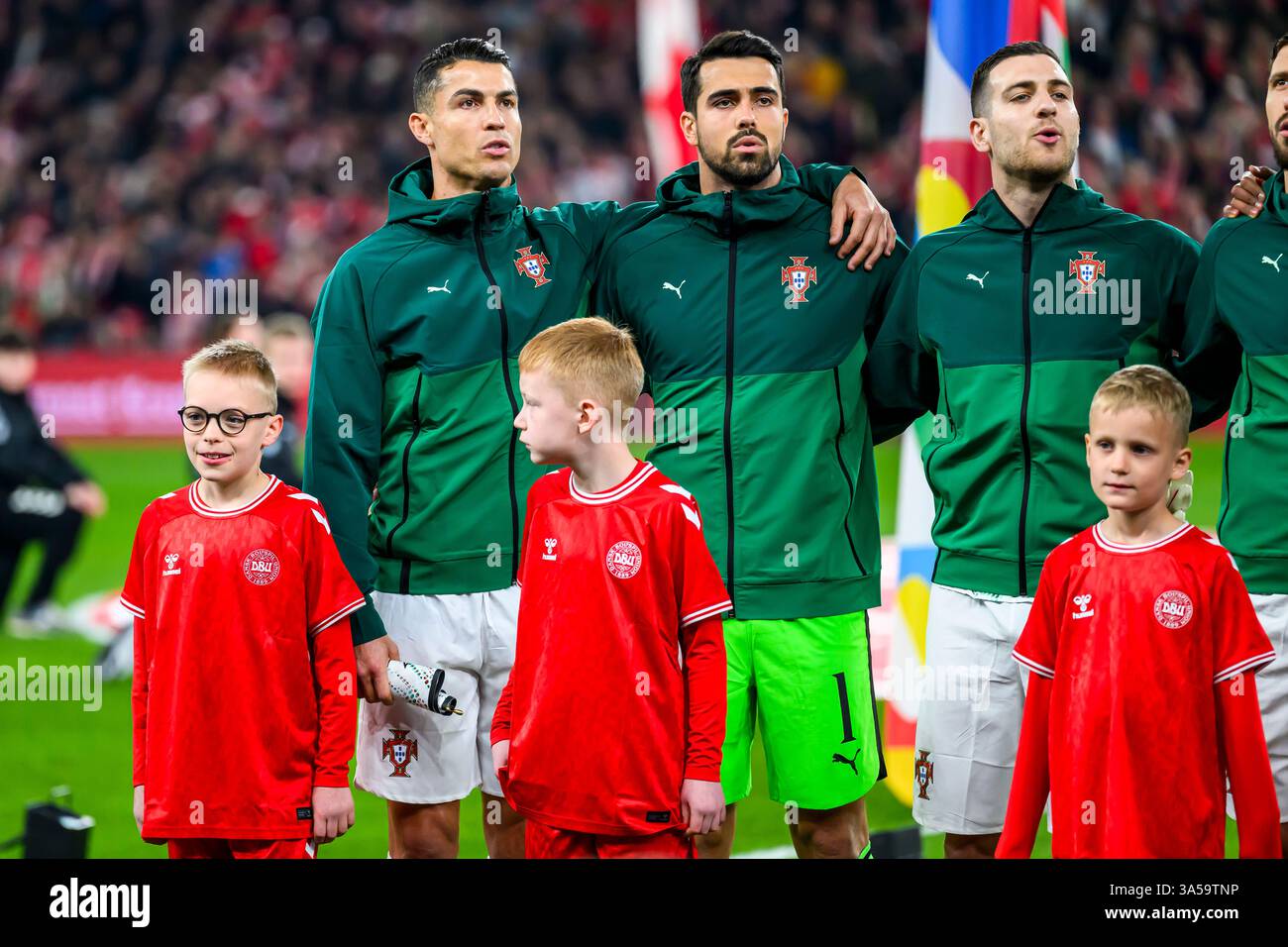 Portugals hold under national melodi, 7 (POR) - Cristiano Ronaldo ...