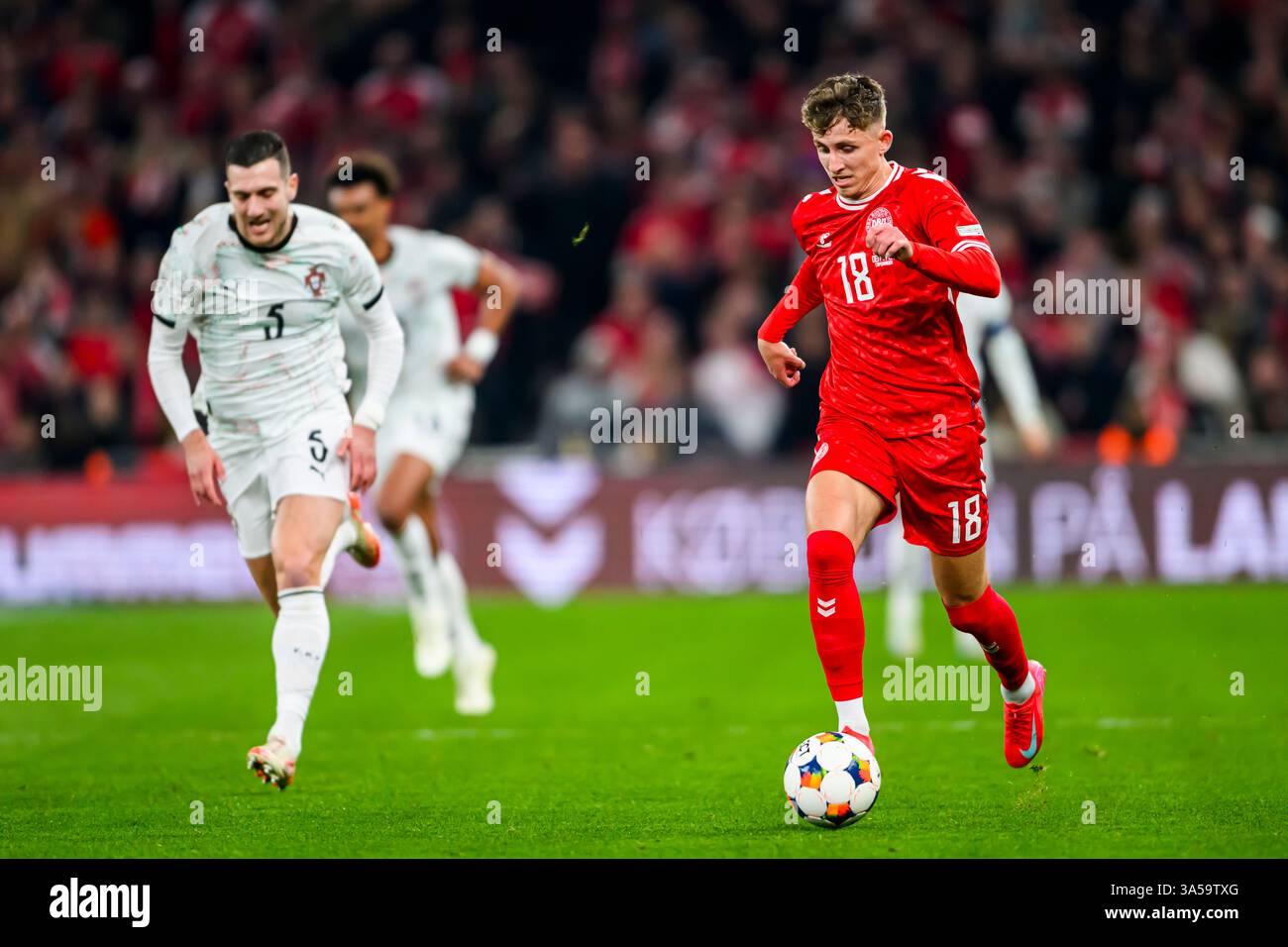 18 (DEN) - Jesper Lindstrøm /Jesper Lindstrom. Nations League: Danmark ...
