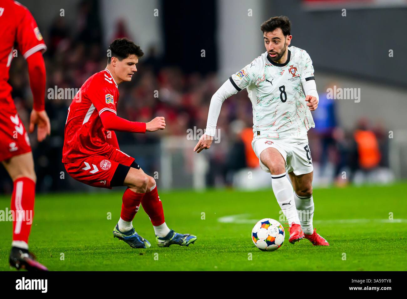 8 (POR) - Bruno Fernandes, 15 (DEN) - Christian Nørgaard / Christian ...
