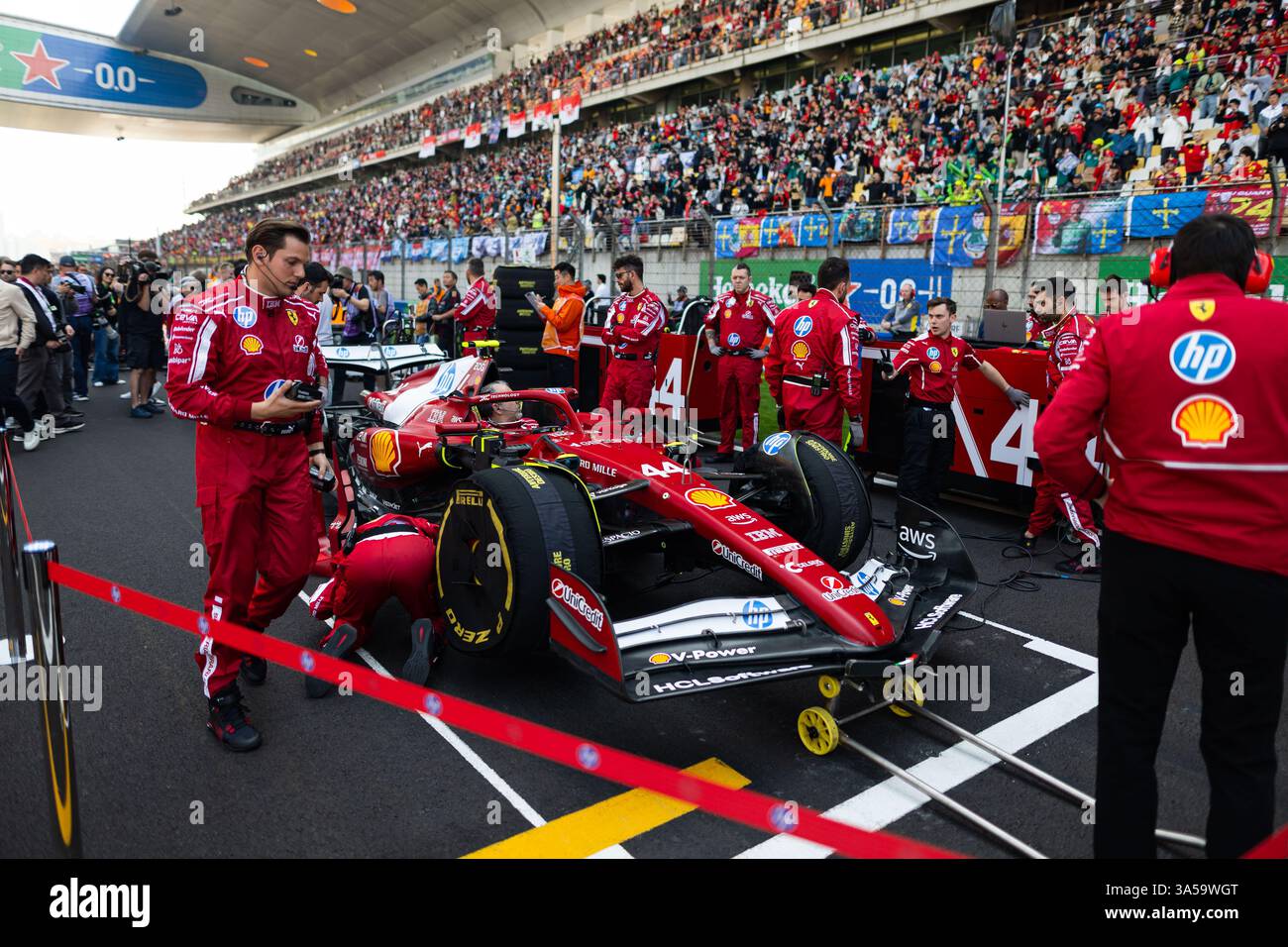 44 HAMILTON Lewis (gbr), Scuderia Ferrari SF-25, action during the ...
