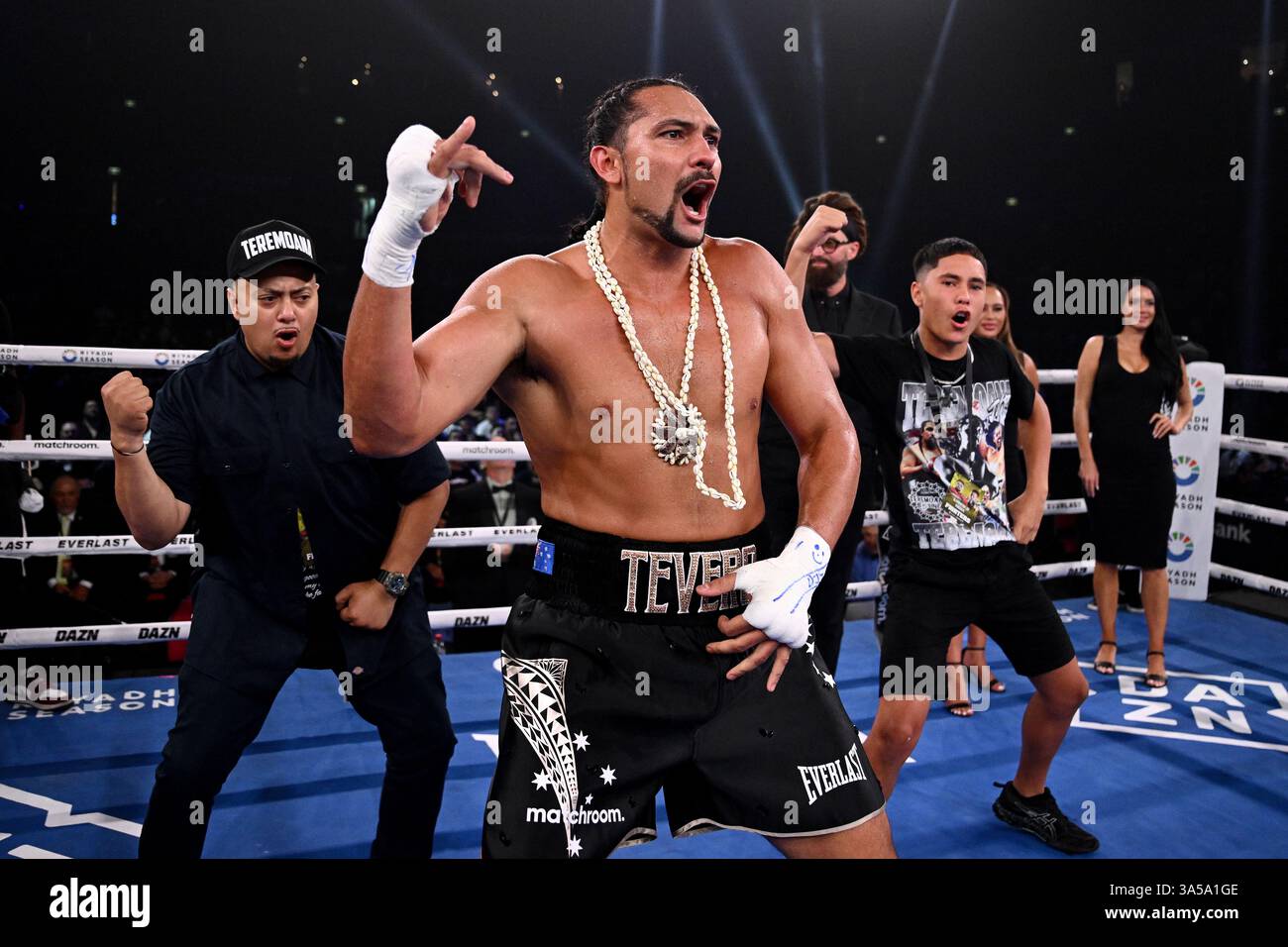 Teremoana Teremoana of Australia celebrates after defeating James Singh ...