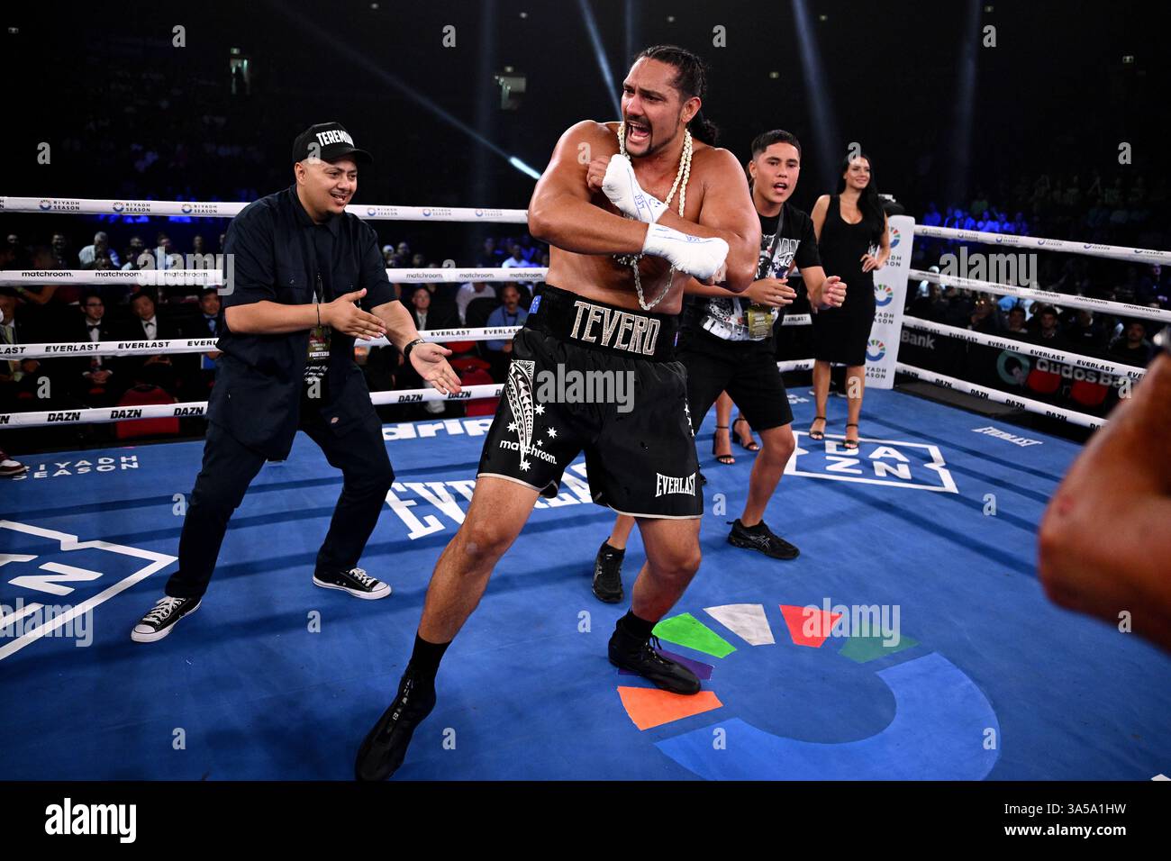 Teremoana Teremoana of Australia celebrates after defeating James Singh ...