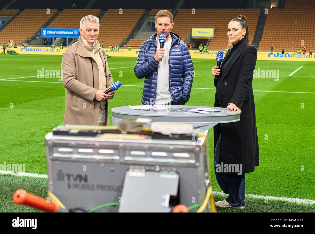 Esther Sedlaczek, presenter ARD Sport Moderatorin, Sportmoderatorin ...