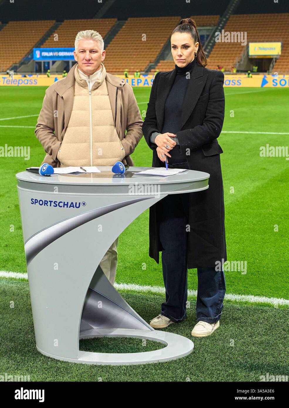 Esther Sedlaczek, presenter ARD Sport Moderatorin, Sportmoderatorin ...