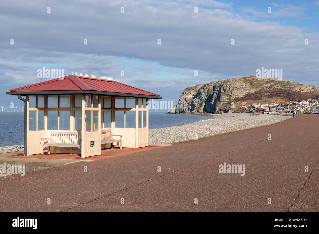 The Little Orme headland at Llandudno on the North Wales coast Stock Photo - Alamy