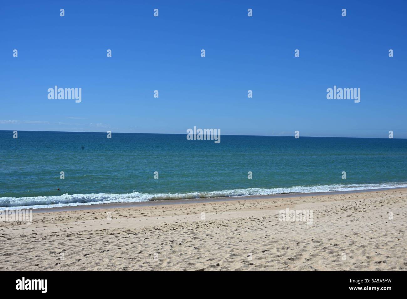 Bild zeigt: Naturpark Ria Formosa in Faro, Strand Quinta do Lago , Sand ...