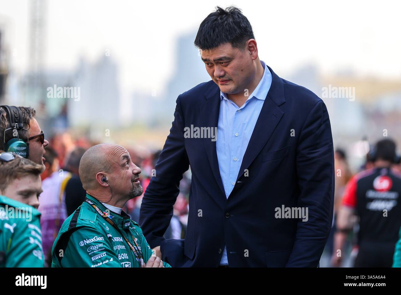 YAO MING (CHI) on the grid during the FORMULA 1 HEINEKEN CHINESE GRAND ...