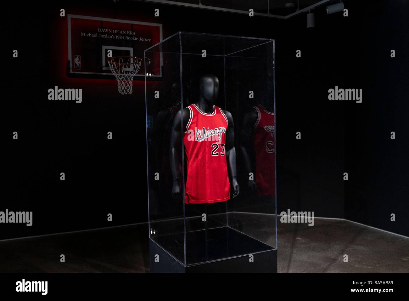 Michael Jordan's 'Preseason Debut' as member of Chicago Bulls 1984-1985 ...