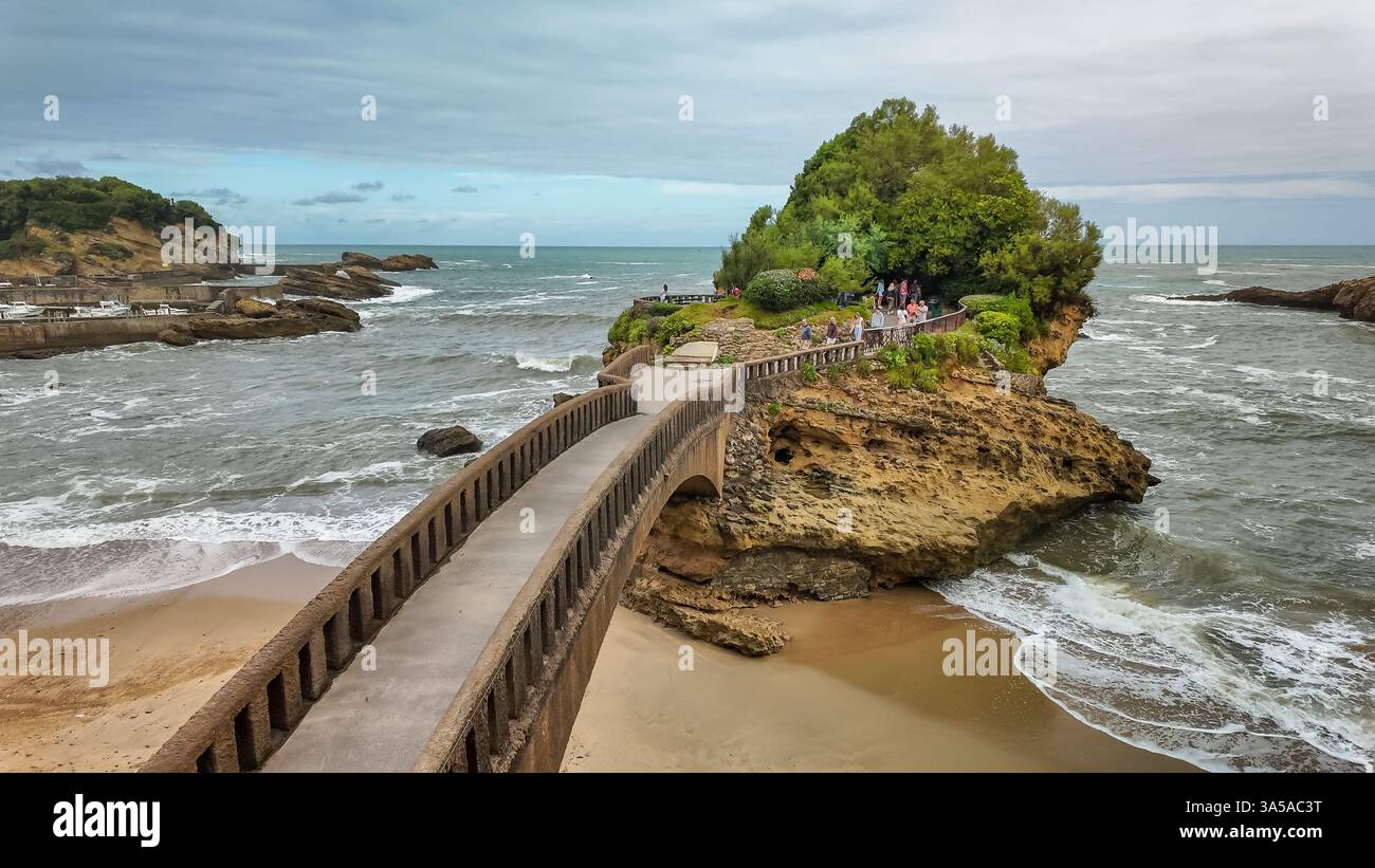 Biarritz plage port vieux hi-res stock photography and images - Alamy