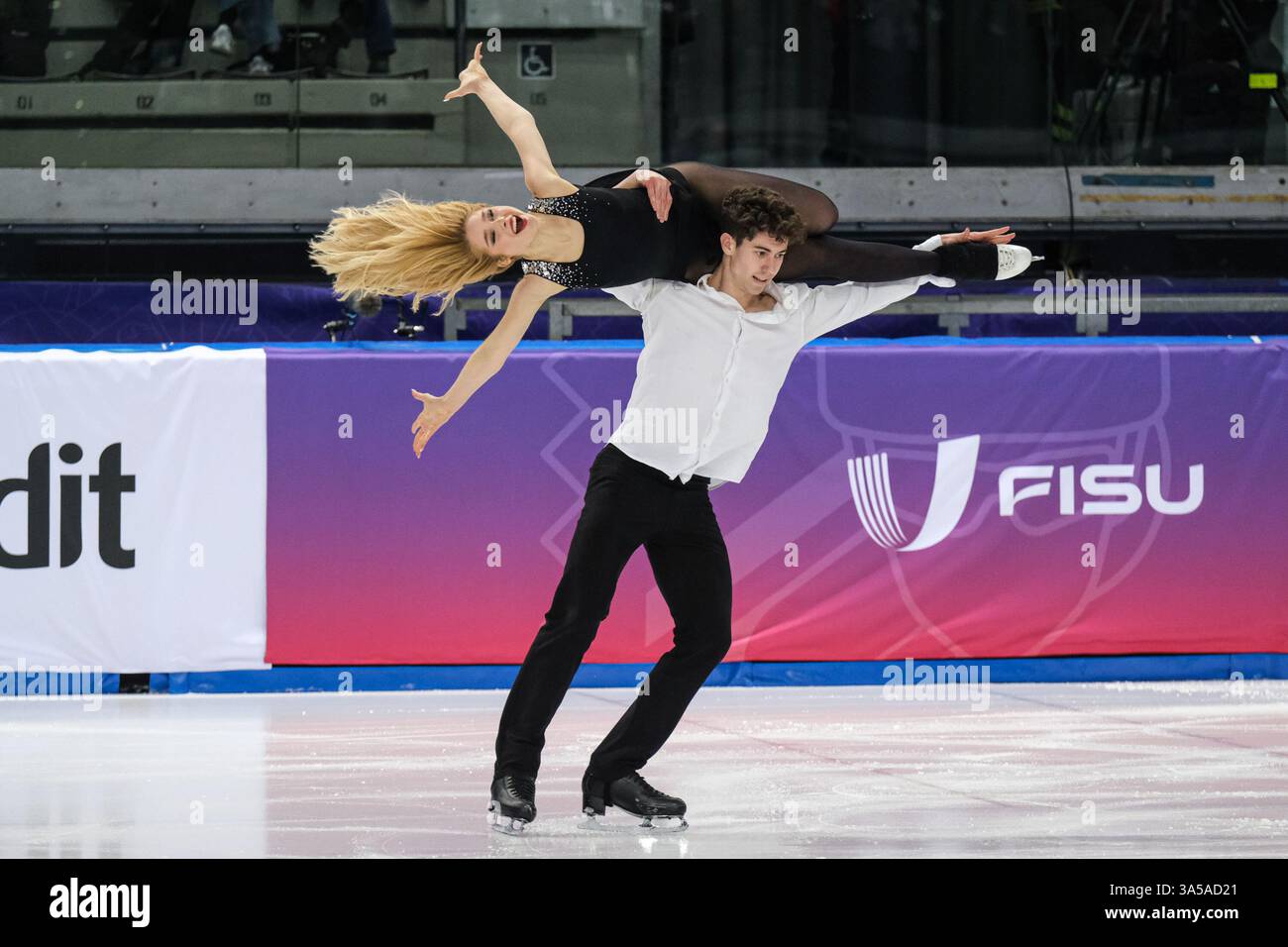 Turin, Italy. 19th Jan, 2025. Sofia Val (L) and Asaf Kazimov (R) of ...