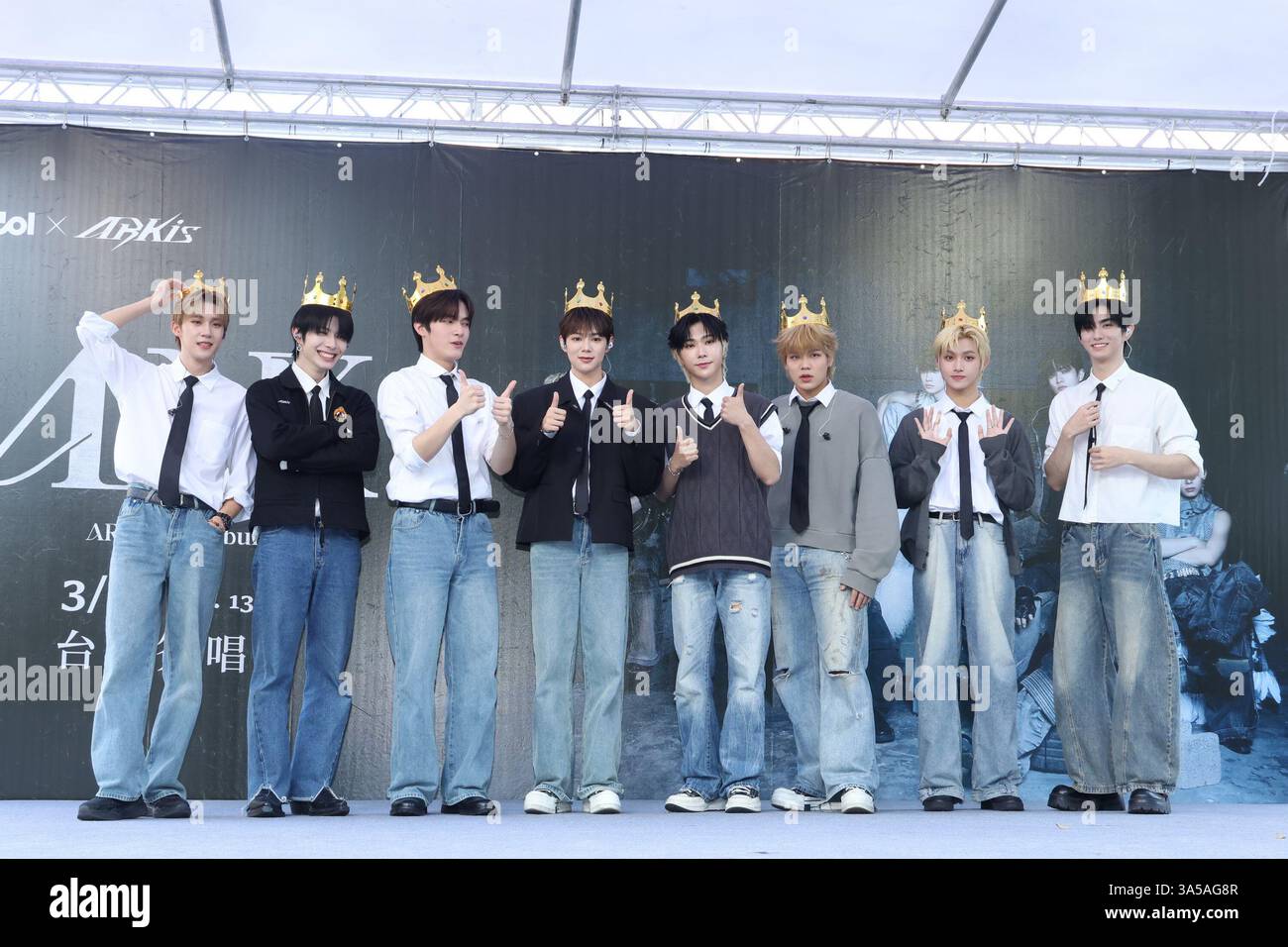 Boy band ARKis attends a signing for their debut album ARK in Taipei ...