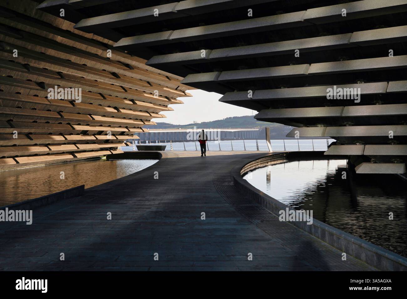 Dundee sunny hi-res stock photography and images - Alamy