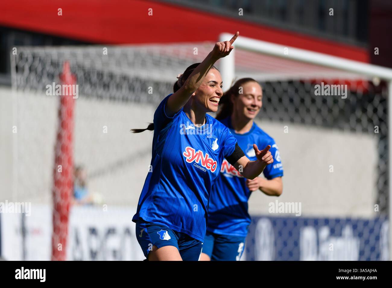 Ereleta Memeti (7 TSG Hoffenheim) celebrates her goal during the DFB ...