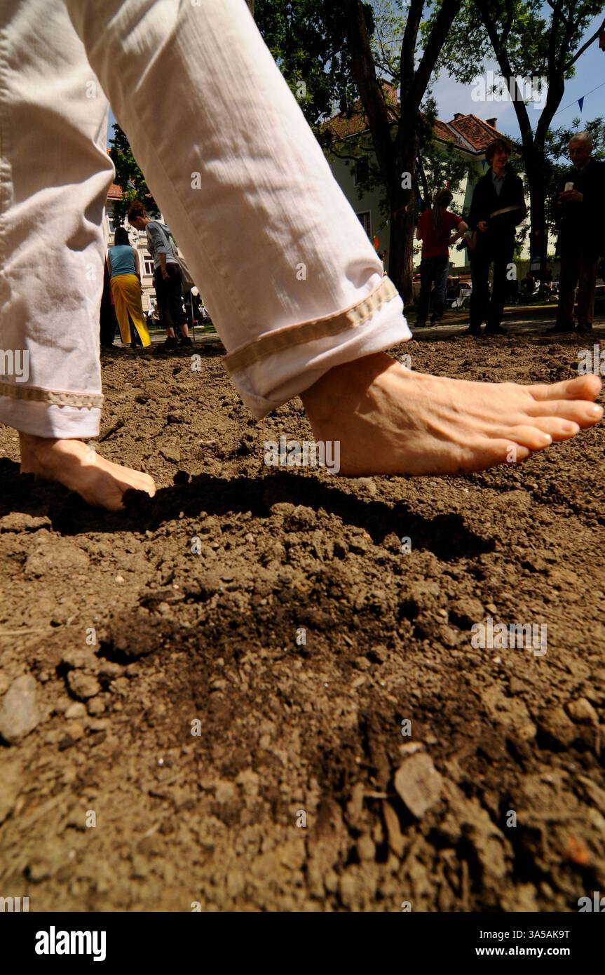 barefoot human, person without shoes and socks on their feet barefoot ...