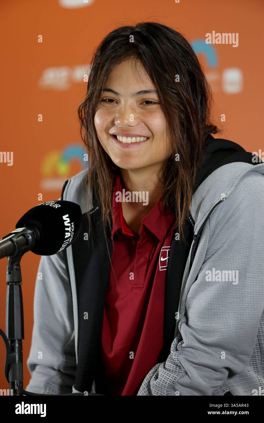 Miami Gardens, Florida, USA. 21st Mar, 2025. Emma Raducanu of Great Britain talks to the media ...