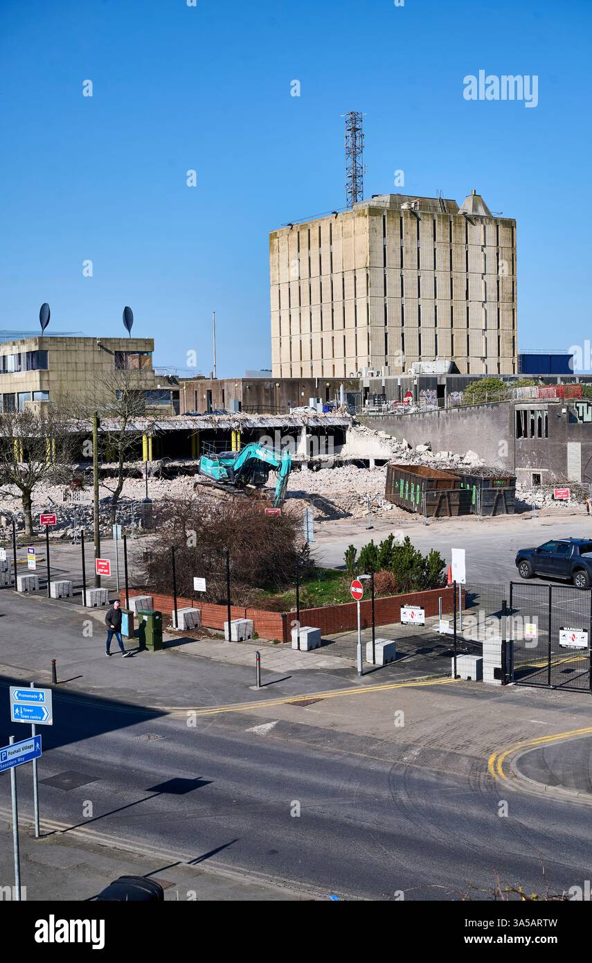 Demolition of the disused Courts and central police station in ...