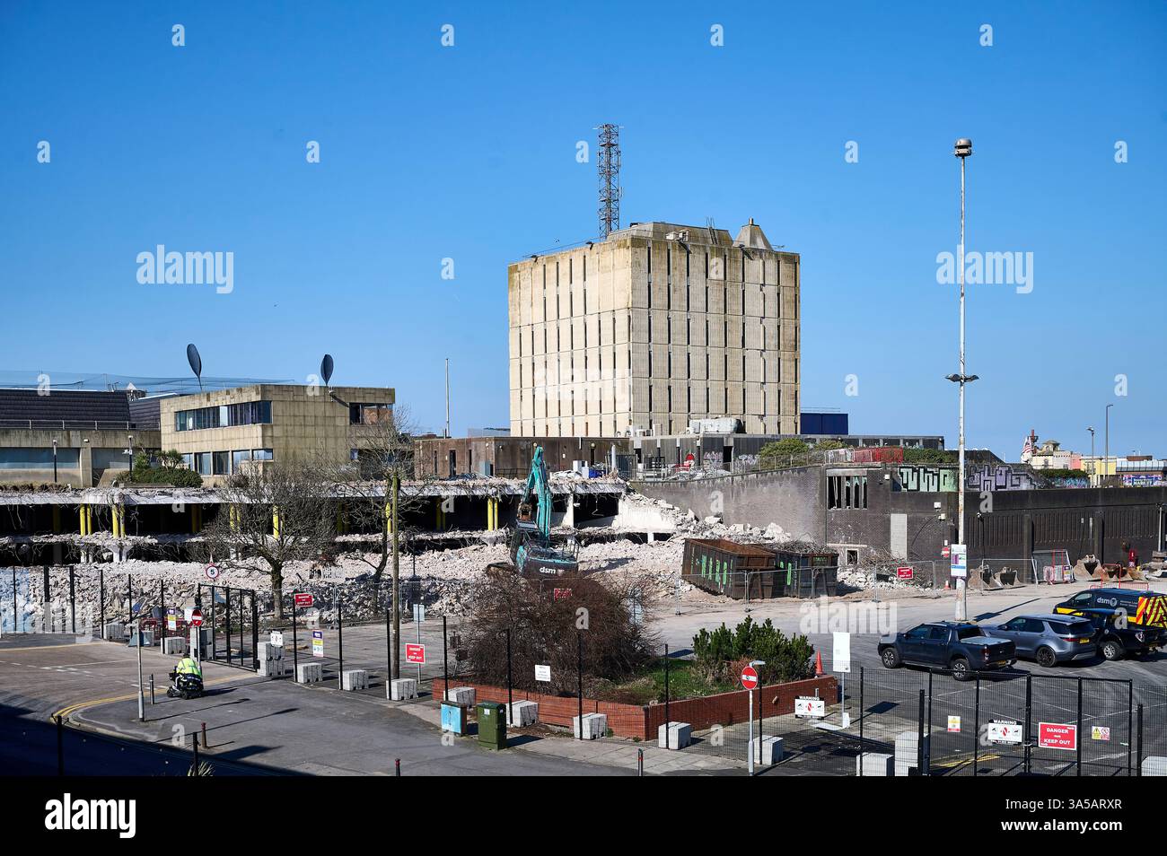 Demolition of the disused Courts and central police station in ...