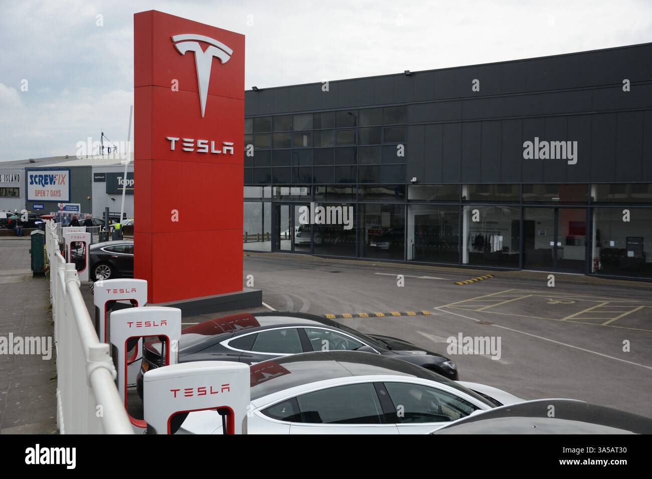 Tesla showroom Park Royal, London, UK Stock Photo - Alamy