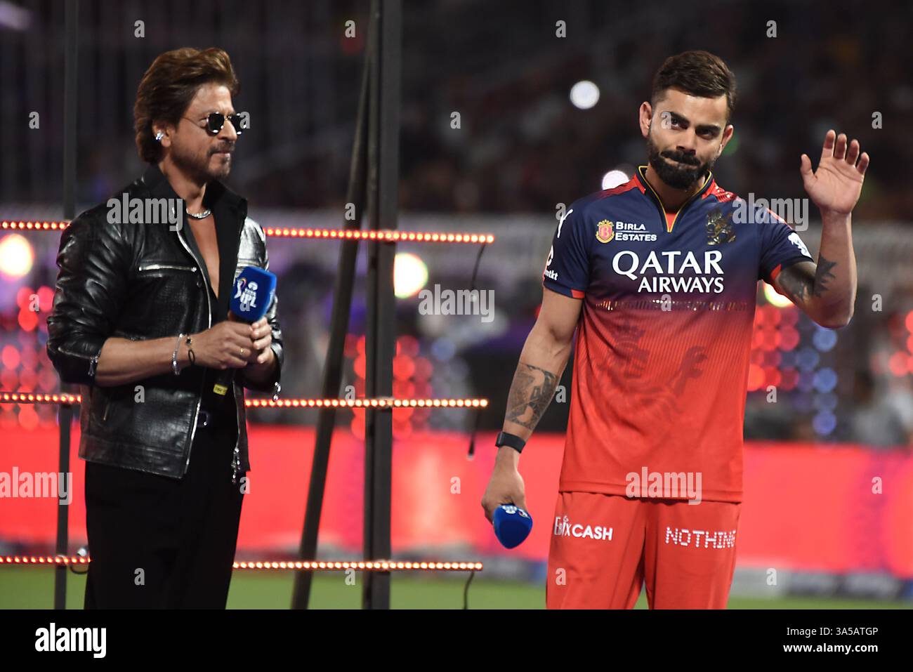 KKR Co Owner Shah Rukh Khan and RCB cricketer Virat Kohali at the ...